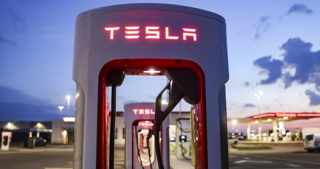 Pugna por los enchufes: contraataque frente a Tesla