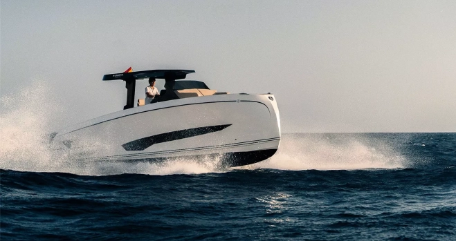 El Grupo Moure salta del automóvil a la náutica